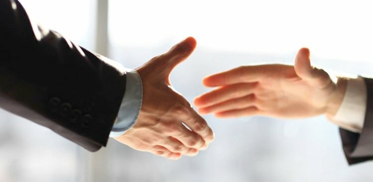 Are You Making One of These Handshake Mistakes? | The Muse | The Muse