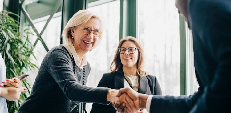 9 Ways to Welcome a New Employee to Your Team (Before They Even Start ...