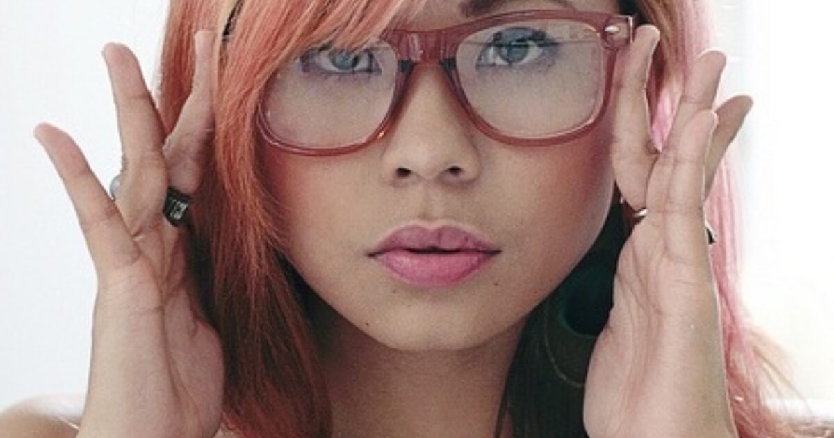 The Eye-Opening Effects of Staring at Your Screen | The Muse