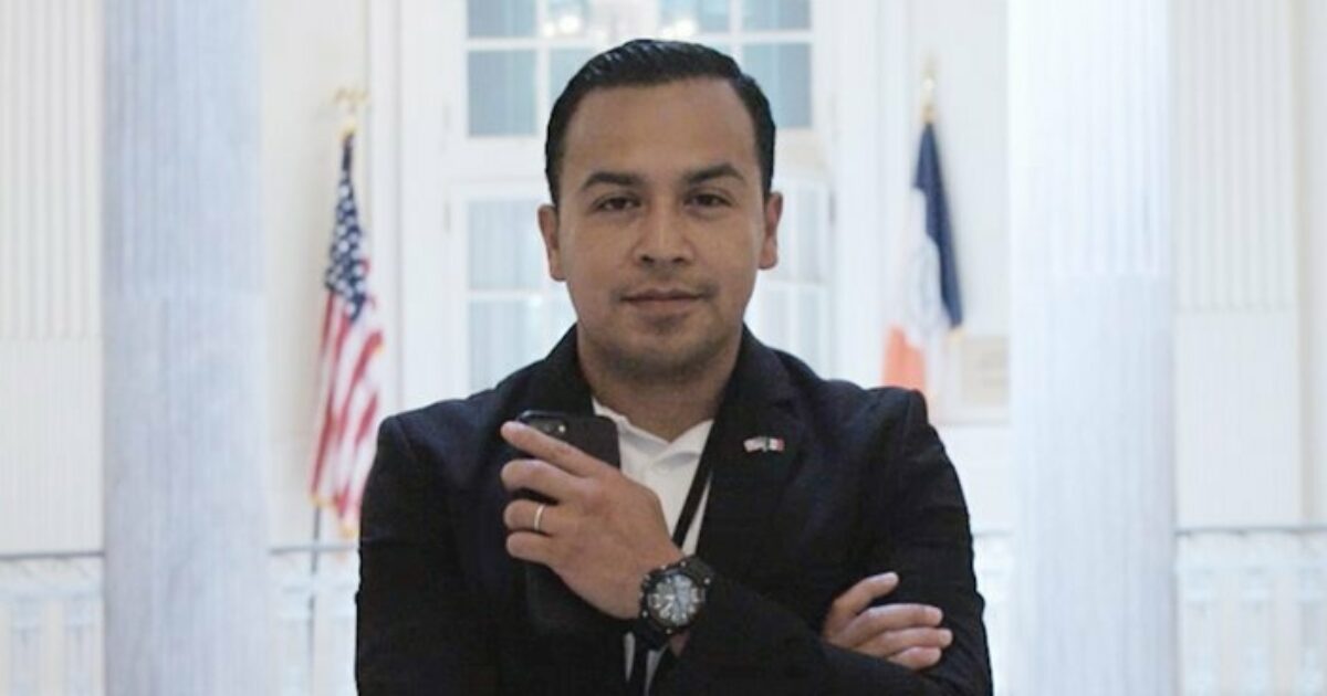 Cesar Vargas: One of NY's First Undocumented Lawyers | The Muse