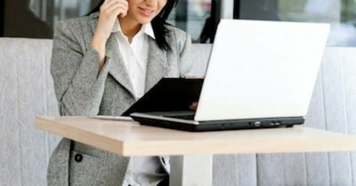 Coffee Shop 101: How to Be a Great Café Co-worker | The Muse